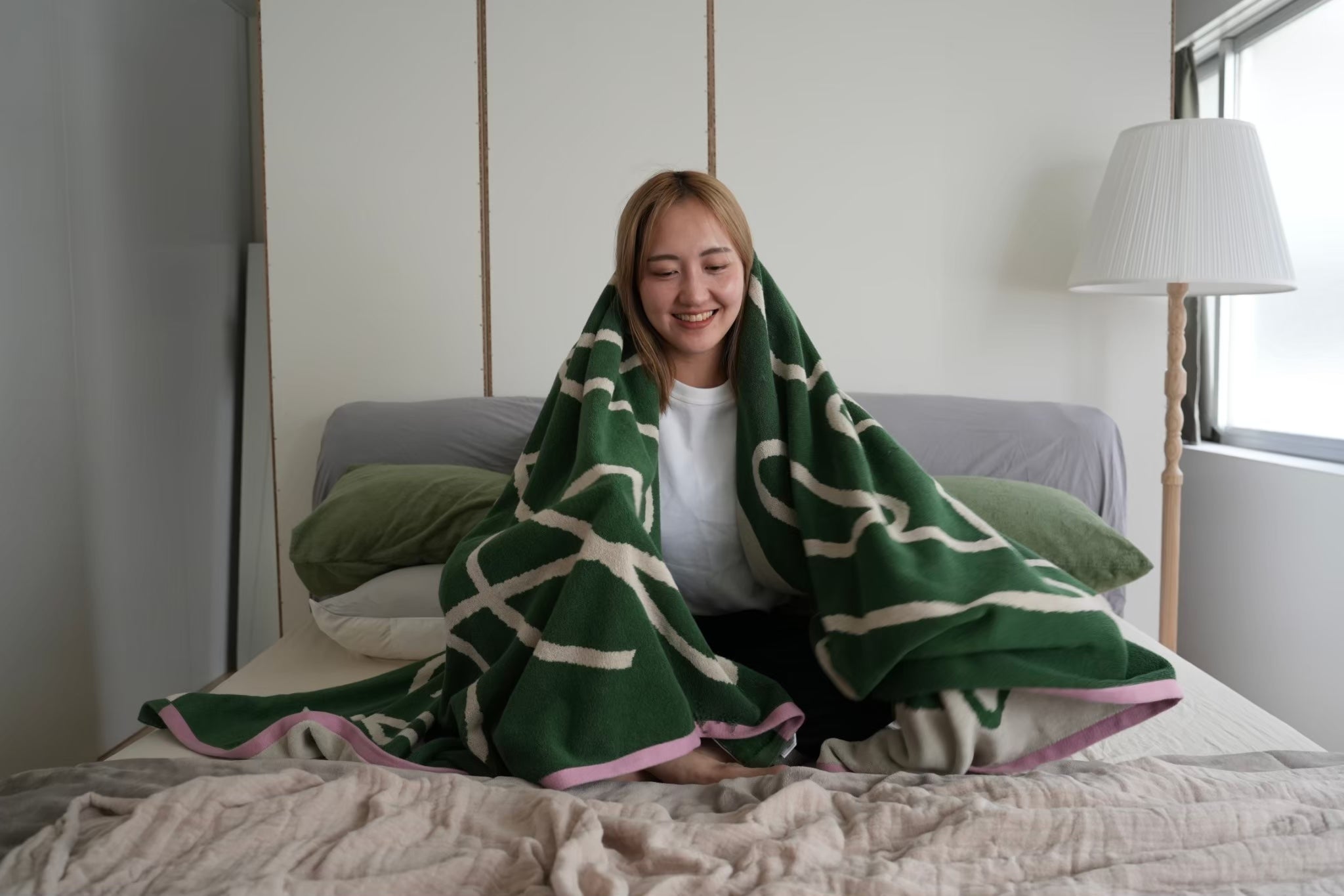 BED THROW BLANKET：Dance《9月上旬以降再入荷予定》 – MYTONE